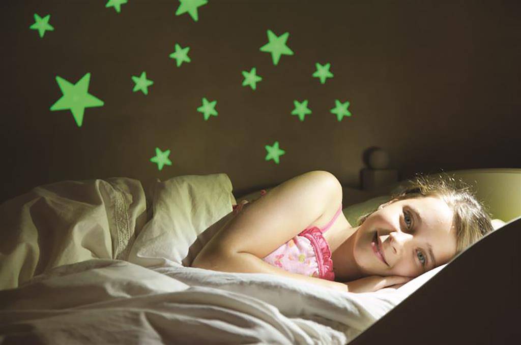 Mini Estrellas Brillantes en la Oscuridad · 4M